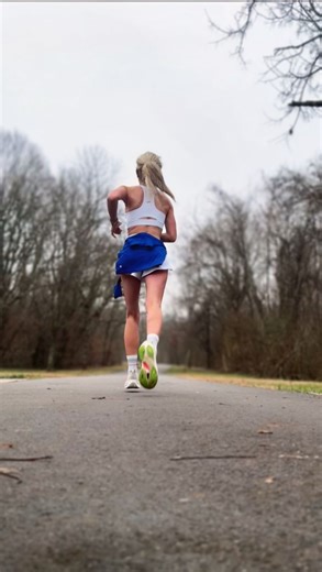 Krystal FNTP, CPT NUTRITIONIST on Instagram: "It’s the new year. Everyone says it’s time to lose weight… But maybe the weight that’s actually holding you back isn’t physical. The weight of comparison. The weight of self-doubt. The weight of people-pleasing. The weight of starting over again and again. This year, I’m releasing that weight first."