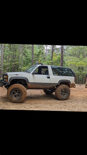 Mud-splattered Blazer adventures 💪🏼 The Embark bumpers are designed with off-road in mind #movebumpers #chevyblazer #chevyblazer4x4 #adventure #mudding #mudtires #explore #offroad #4x4 #diy #builtnotbought 📸 @rowdyjholmes | MOVE Bumpers