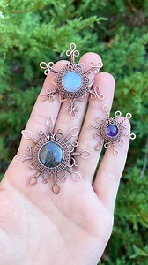 Making a snowflake pendant ❄️ I had so much fun making these this week! I wanted them each to have their own unique pattern just like real snowflakes, which was a fun challenge. All three of these cuties found home in yesterday’s shop update. 🥰 (As of right now, only two pendants remain in the shop from yesterday’s drop! They will arrive before Christmas!) What do you think? Would you like to see more snowflake pendants in future shop updates? • • • #wirewrapping #jewelrymaking #artprocess #sno