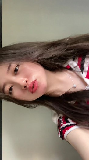 cece (@crrnglca)’s videos with work from home DANCE CHALLENGE - iCafe Travel