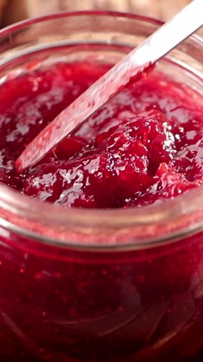 516K views · 7.7K reactions | It’s finally Strawberry season!!!  I prepared this homemade fresh Strawberry Jam with basic ingredients! Do give it a try and enjoy it with your breakfast throughout the season, in fact throughout the year! 襤 | Your Food Lab | Facebook