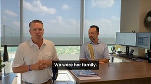 Our CEO, Phillip Jett, celebrates DFW Regional Market President Marc Massad with our coveted Heather Drew Award! #Leadership #Awards #Achievement 🏆 Member FDIC | Bank NMLS# 758596 | Encore Bank