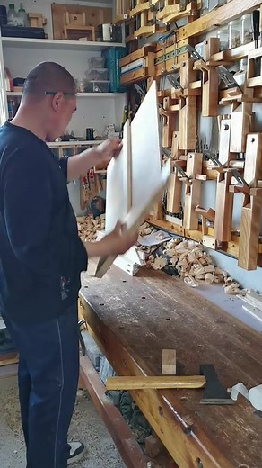 Make a wooden desk#woodworking #wood #woodartist #carpenter #crafts #mslbamboo #woodendesk#hardworking #craftman