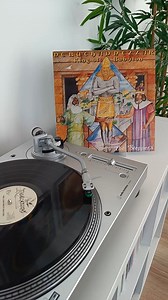 🔊🎶 Fred Locks - Love And Harmony (Album: Nebuchadnezzar King Of Babylon - Revelations) Spread the good Reggae vibes! Share this reel with your friends and groups, hit that follow button, and drop your favorite tune in the comments - it might be featured in our next reel! #reggae #reggaemusic @reggaeonvinyl #reggaevinyl #rootsreggae #reggaevibes #reggaelovers #reggaevideo #reggaelove | Reggaeonvinyl