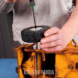 22M views · 65K reactions | Membuat Ban Untuk Truk Mainan | Kreatif Panda | Facebook