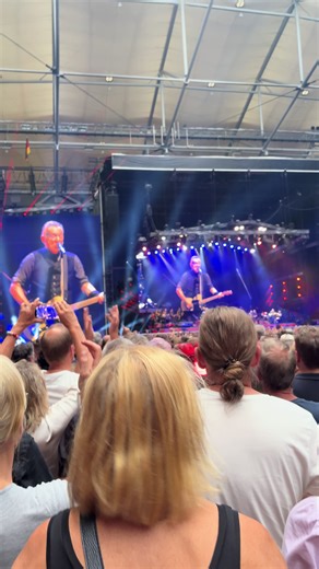 Bruce Springsteen - Badlands 27/06/25 - @VELTINS-Arena 📍Gelsenkirchen, GE #brucespringsteen #springsteen #boss #badlands #germany #tour2025 #estreetband