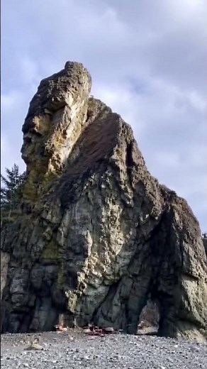 Gorilla Rock at Ruby Beach — Nature’s Stone Sentinel!