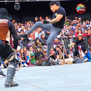 1.2M views · 9.8K reactions | APARECIÓ JACKIE CHAN Peruano (RAMOS) participó en un Encuentro de Takanakuy y demostro toda su habilidad en Lima Perú | Costumbres Al Extremo | Facebook