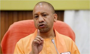 सीएम योगी का अधिकारियों को निर्देश, हर निवेश प्रस्ताव के लिए तय करें टाइमलाइन, विदेशी निवेशकों के लिए स्थापित करें कॉल सेंटर