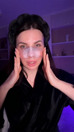 КОСМЕТИКА•ДОГЛЯД on Instagram: "ROUND LAB Pine Calming Cica Nose Pack — біоцелюлозні смужки, призначені для очищення шкіри від чорних цяток та надлишків себуму. Смужки допомагають: * ретельно очистити пори; * зменшити кількість висипань; * візуально зменшити пори; * покращити текстуру шкіри. * В комплекті є смужка для очищення, спеціальний екстрактор для видалення чорних цяток та смужка-маска для заспокоєння шкіри після очищення. Смужки щільно прилягають до шкіри, забезпечуючи найкращу дію.. Про