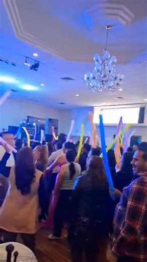 17K views · 56 reactions |  Ahora… diversión y baile en la Comida de Fin de Año de Alpha Industry 2025  El ambiente se llena de energía, risas y buenos momentos. Porque después de un gran año de trabajo, también se vale disfrutar en grande. ¡A seguir celebrando como la gran familia que somos! #AlphaIndustry #ComidaDeFinDeAño #Diversión #Baile #SomosEquipo | CTM Querétaro Oficial | Facebook