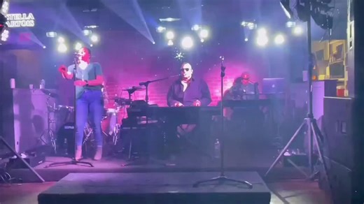 #andrewyoungband #arymusic #fyp #livemusic #intheairtonight #intheairtonightchallenge #andrewyoung #popular #trending #viral #foryou @mama_lantz @randee_lantz #singer #cover #80s