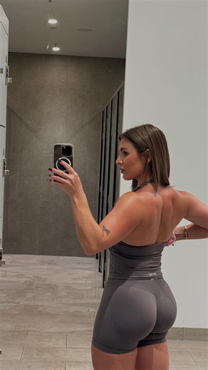 HALEY STRAIN | Fitness & Nutrition Coach | 🙋🏽‍♀️ HEY MY SHORTER GIRLIES: Height matters when it comes to calories because when you’re in a shorter body you’re naturally going to... | Instagram