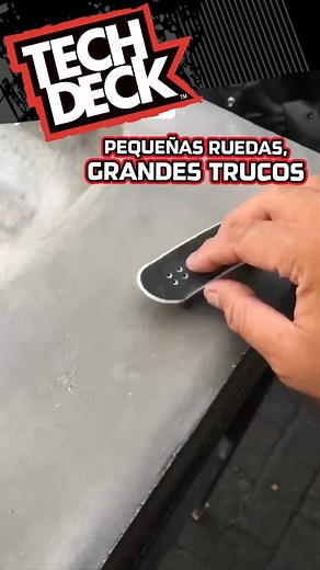 9.5K views · 104 reactions | ¡Haz que tus trucos sean épicos con las patinetas de Tech Deck! Diseñadas para los amantes del skateboarding, estas mini patinetas te permiten practicar tus habilidades de skate en tus propios dedos. Con detalles realistas y una gran variedad de diseños, ¡prepárate para mostrar tus mejores trucos en miniatura!  | Boing Toys | Facebook