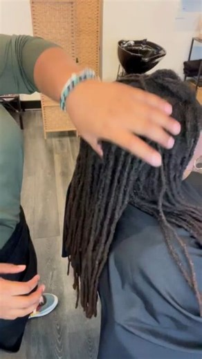 Locgician | Make sure you book a loc detox to get rid of that winter build up! Locgician @lyfeonloc #locgician #goodlocday #goodlocdayvibes... | Instagram