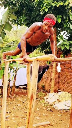 We go this upper pull up bar 🔥 Push ups 💪 Challenge #pullups #workoutcomplete #quadworkout