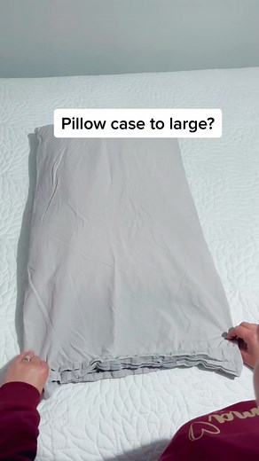 How to Adjust a King Size Pillowcase on a Standard Pillow