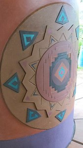 In our upcoming workshop Earthen walls, plasters and artistry we will learn about how to create beautiful handmade touches for your home as well as how to make earthen floors, walls and plasters. Comment "Earth" to get a link to your inbox for the workshop or check out the links in our bio. We create all of the recipes we use based on the soil we have available to us and learning how to use your soil to formulate your mixes will be a key component in our workshops. However as a point of referenc