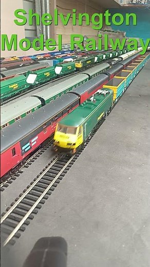 Bachmann SR Wagons with a Class 90 Loco. Model Railway Layout 2025 at #shelvingtonmodelrailway
