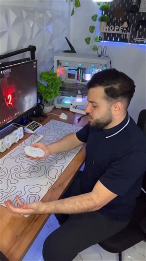 _.fiikou on Instagram‎: "Best keyboard ever 😍 افضل كيبورد ❤️ #keyboard #gamingcontent #pc #gaming #royalkludge"‎