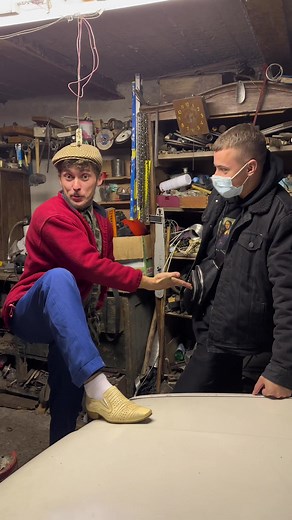 Engaging Conversation in a Cluttered Workshop