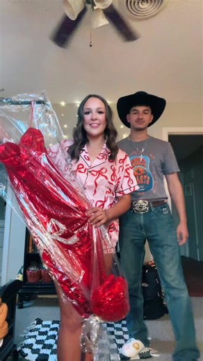 Best Prom Date Moments and Transitions