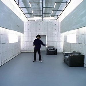 Hoy se cumplen 25 años del épico video de Virtual Insanity 🥳 Feliz aniversario @jamiroquaihq • #mixmagsa ​#tbt #jamiroquai #music #dancemusic #Techno #musicaelectronica #TechnoFamily #virtualinsanity | Mixmag