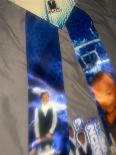 Graduation season comes faster than you think 🎓 If you’re Class of 2026, this January is the perfect time to lock in your graduation stole and fans early. I’m offering a January 2026 graduation bundle that includes one custom stole and four matching fans, all fully personalized with your photos, name, school, and class year. This is a limited New Year special and I’m only taking 24 total orders so I can keep quality and turnaround on point. 📸 Photo reminder: Please submit up to 5 clear photos 