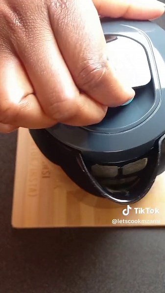 How To Clean Your Kettle using Lemon and Vinegar