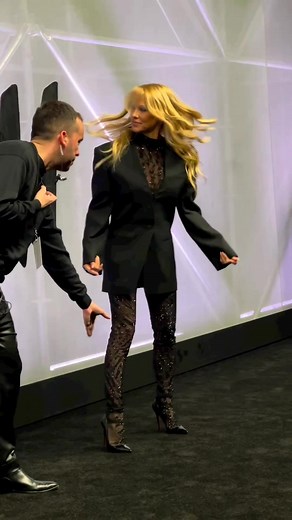 She’s a certified #Mugler girl 🖤 #PamelaAnderson attended the Mugler x H&M party in NYC. | The Zoe Report