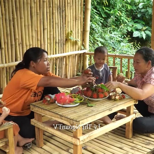 7.1K views · 284 reactions | How to make cooking oil from pork fat. Having a meal with my foster mother Part 1 | Toby Meadows | Facebook