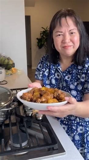 Simpleng version ng Chicken Adobo na mas pinasarap with oyster sauce, chili peppers, and potatoes! Panigurado extra rice neto! | Kawaling Pinoy Recipe Blog
