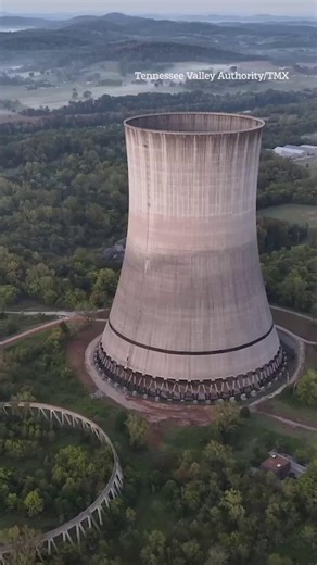 The moment a massive 540ft cooling tower comes crashing down | The Sun