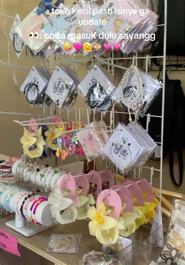 Koleksi Baru yang Wajib Kamu Lihat di Toko Kecil