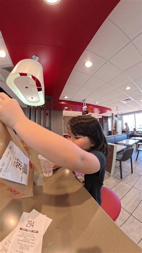 Chloe Finished Her First Cheeseburger — Then Started Cleaning Up Before Leaving.