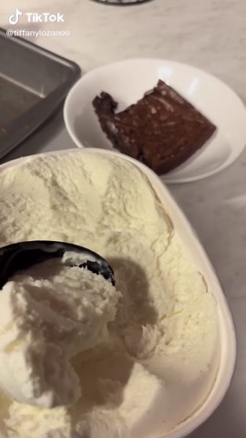 Delicious Late Night Brownie Snack Ideas