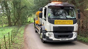 🛣️We recently worked with Velocity to trial a new technique for filling cracks and potholes across our roads. 🚧 The pilot programme used a technique called 'Jet Patching' which fires out bitumen and stone into the damaged road surface and firms it into place before allowing it to cool. 🍃 This solution is not only more cost efficient, but produces half as much carbon emissions as other techniques, with a total of 1,900 potholes repaired over 8 weeks. The team are now hoping to run the programm