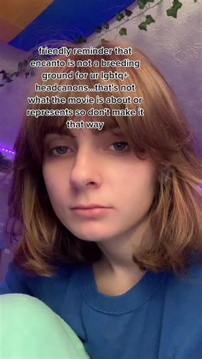 "isabela is a lesbian" HUH????