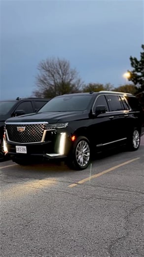 Unwind and enjoy the ride as our professional chauffeurs take you to your destination in our exquisite limos. . . . . . . . . . . #viplimousine #luxury #toronto #canada #6ix