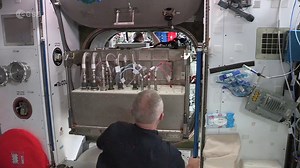 Installing European Drawer Rack-2