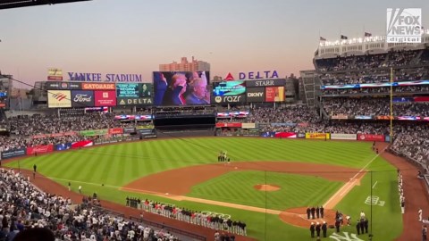 Trump receives cheers during national anthem at Yankee Stadium