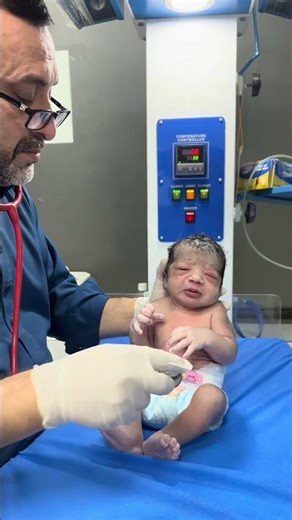 Newborn First Examination & Good Moro Reflex