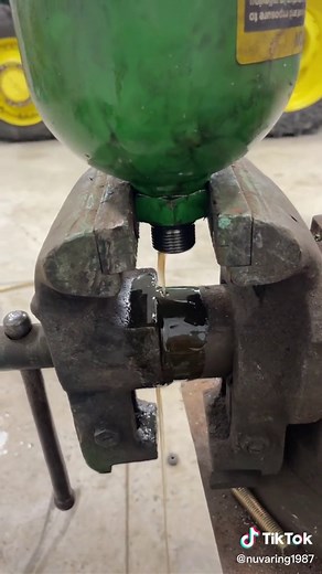 John Deere 8R Accumulator Check Guide