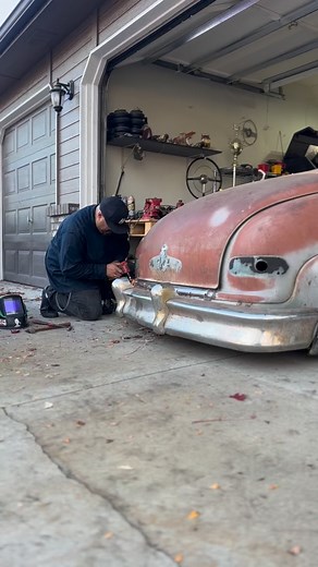 47K views · 23K reactions | Every master piece looks like a mess at the beginning. Grinding my final grinds before I sent it to @ferreiroedgar in Las Vegas. . . . #kustom #kustomkulture #choppedmerc #malvadoscc #49merc #maldito #idaho #lv | Cain Palacios | Facebook