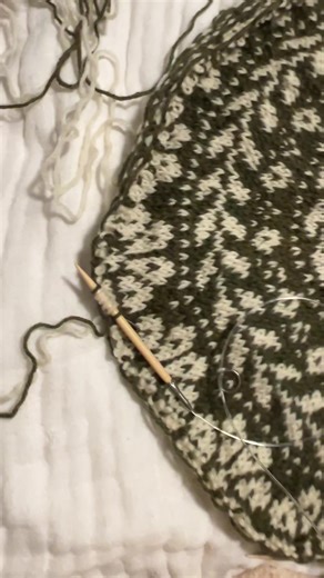 I had planned on finishing the colorwork tonight. But now I had to frog it and I will need to put it down for my sanity. I lost 3 full rows due to a mistake I missed 😭 #knitting #knittok #yarntok #frogging #knit