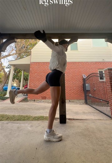 Raise your hand if you’re over the age of 30 🙋🏼‍♀️ The pre and post-run steps are arguably just as important as the run itself. Don’t make me say it twice!!! #running #runtok #runnersofitiktok #girlswhorun #runningtips @Oner Active @uarunning @HOKA