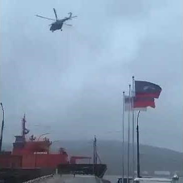 Russian Rosgvardia servicemen fast-roping accident