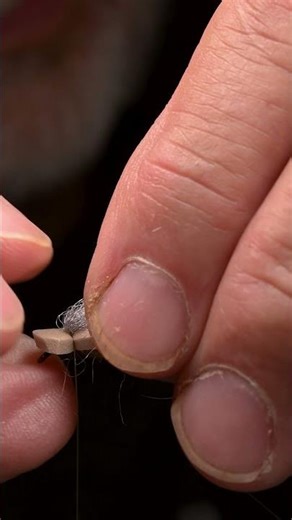 Why doesn't Tom Rosenbauer like a white wing on his Rosenhopper?