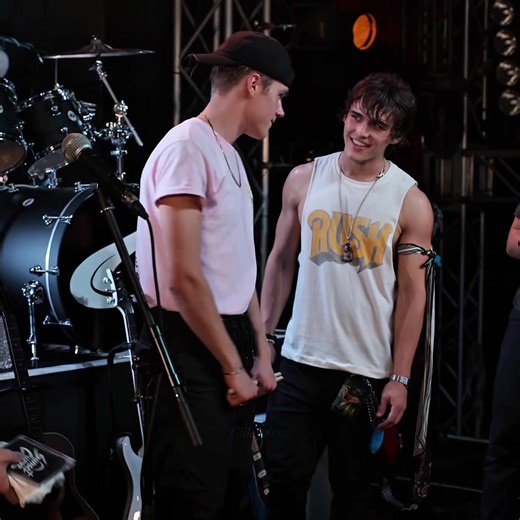 Julie and the Phantoms: Behind the Scenes with Cast