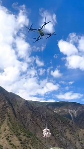 What’s a drone pilot’s worst nightmare? A random plastic bag flying in… and almost getting sucked into the propellers! Another near-crash moment 😅 Always stay alert when flying!#drone #Transportdrone #skytech #DroneSafety #AviationTech | Skytech UAV